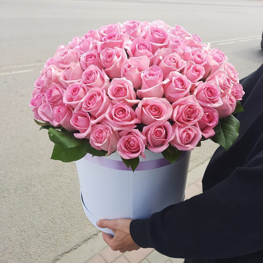 101 roses in a hat box - order and send for 226 $ with same day ...