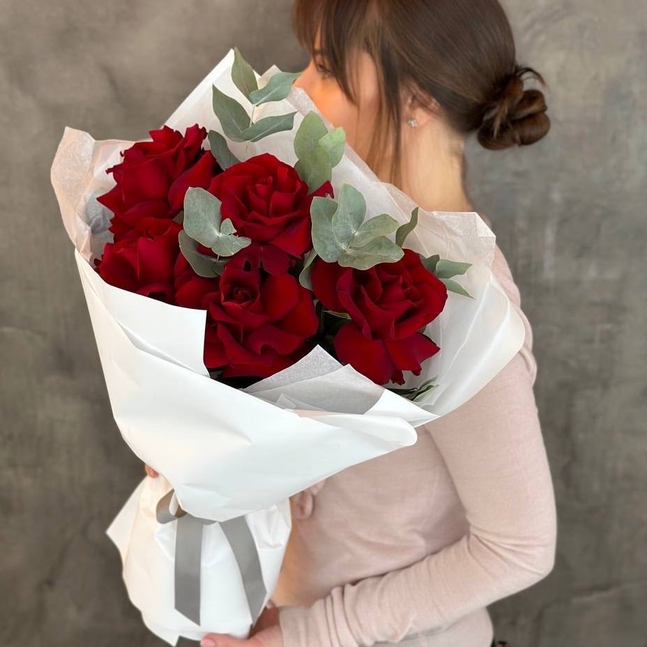 Bouquet 'French red roses with eucalyptus' | Order Flower Bouquets Delivery