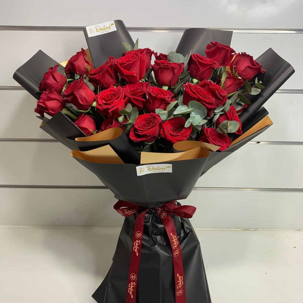 25 Red Roses Bouquet - order and send for 48 £ with same day delivery ...