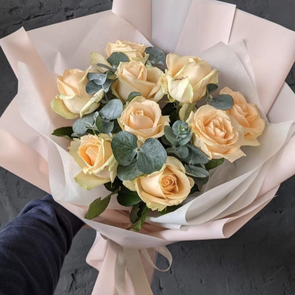 Bouquet of 9 Peach Roses | Order Flower Bouquets Delivery