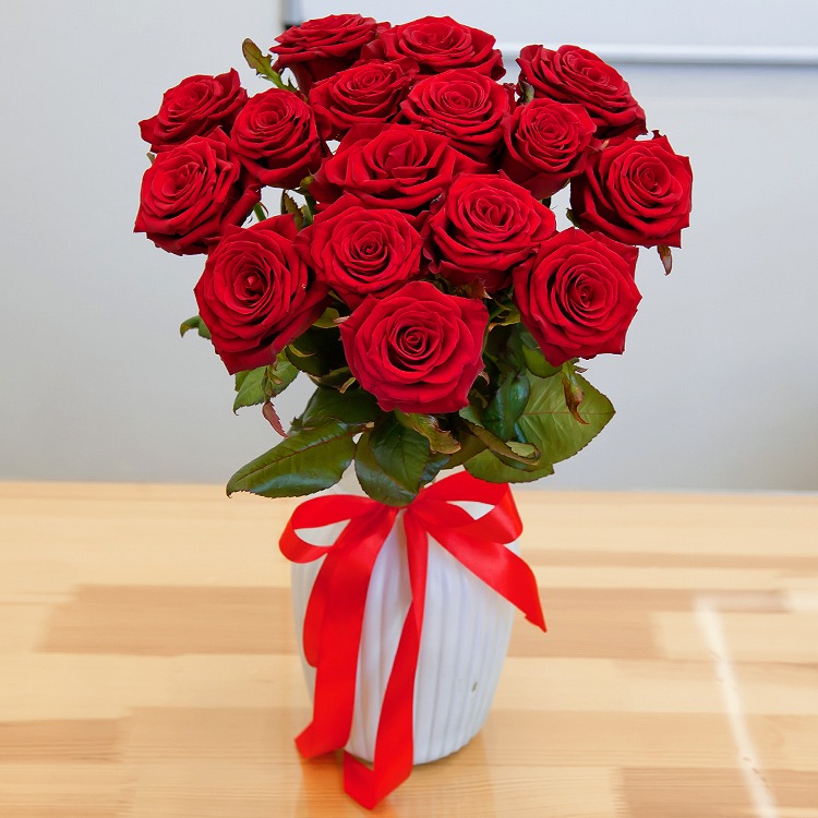 Bouquet '16 red roses' | Order Flower Bouquets Delivery
