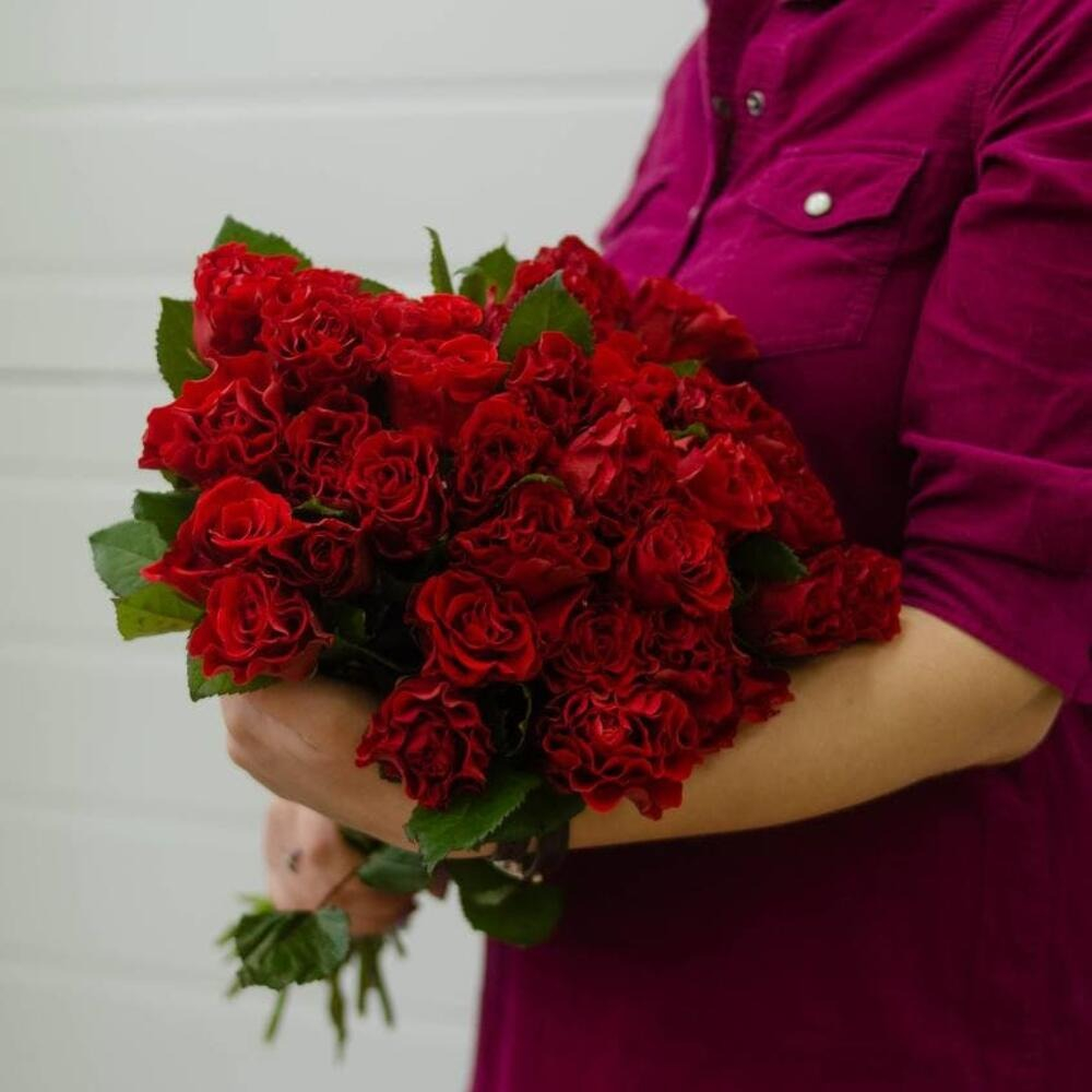 Bouquet of 31 Red Roses El Toro - order and send for 48 £ with same day ...