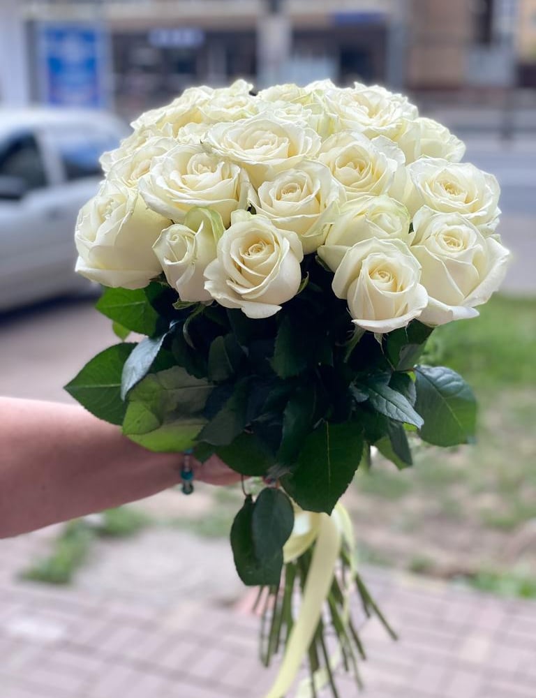 Bouquet '25 tall white roses' | Order Flower Bouquets Delivery