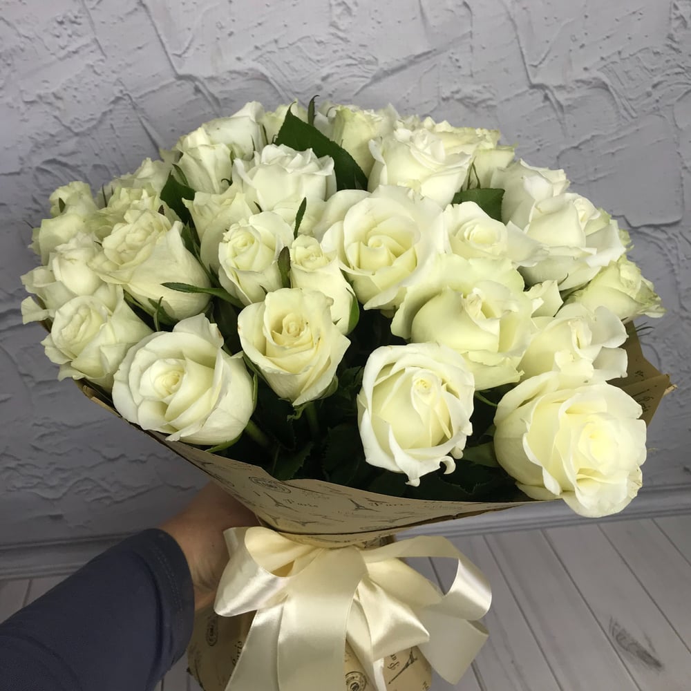Arrangement '25 white roses' | Order Flower Bouquets Delivery