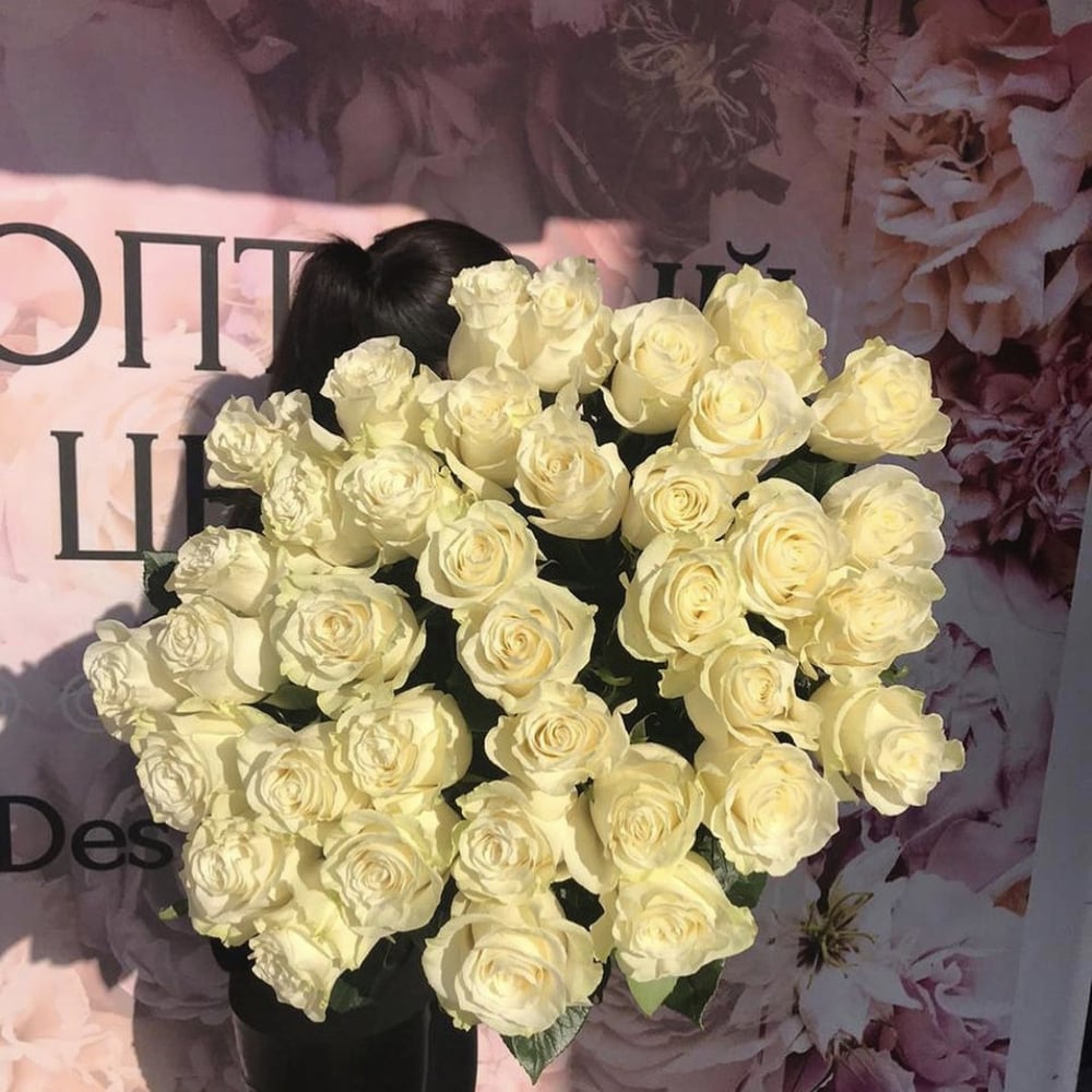 Bouquet of 35 mondial roses - order and send for 89 £ with same day ...