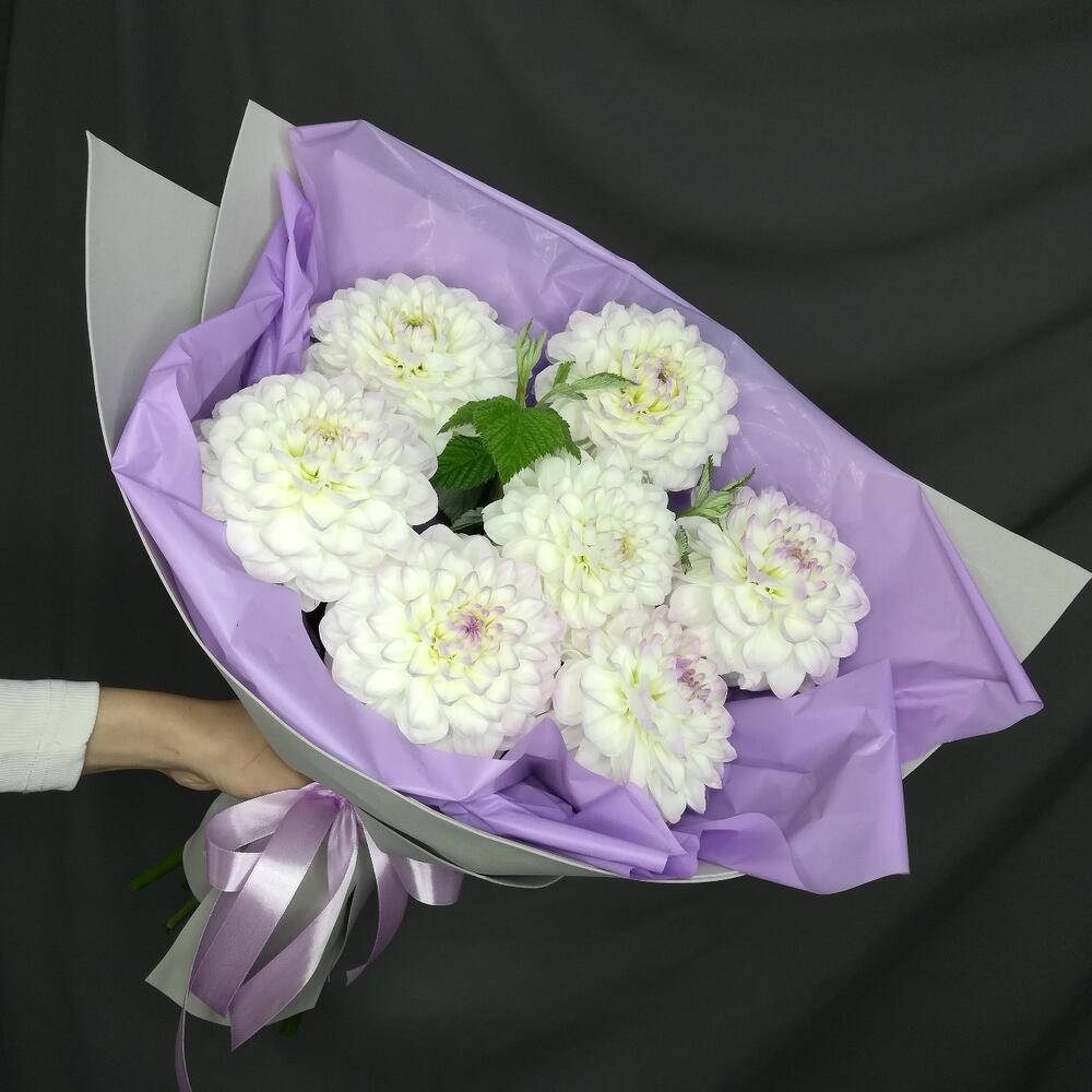 Монобукет из георгинов - заказать и купить за 3 550 ₽ с доставкой в ...