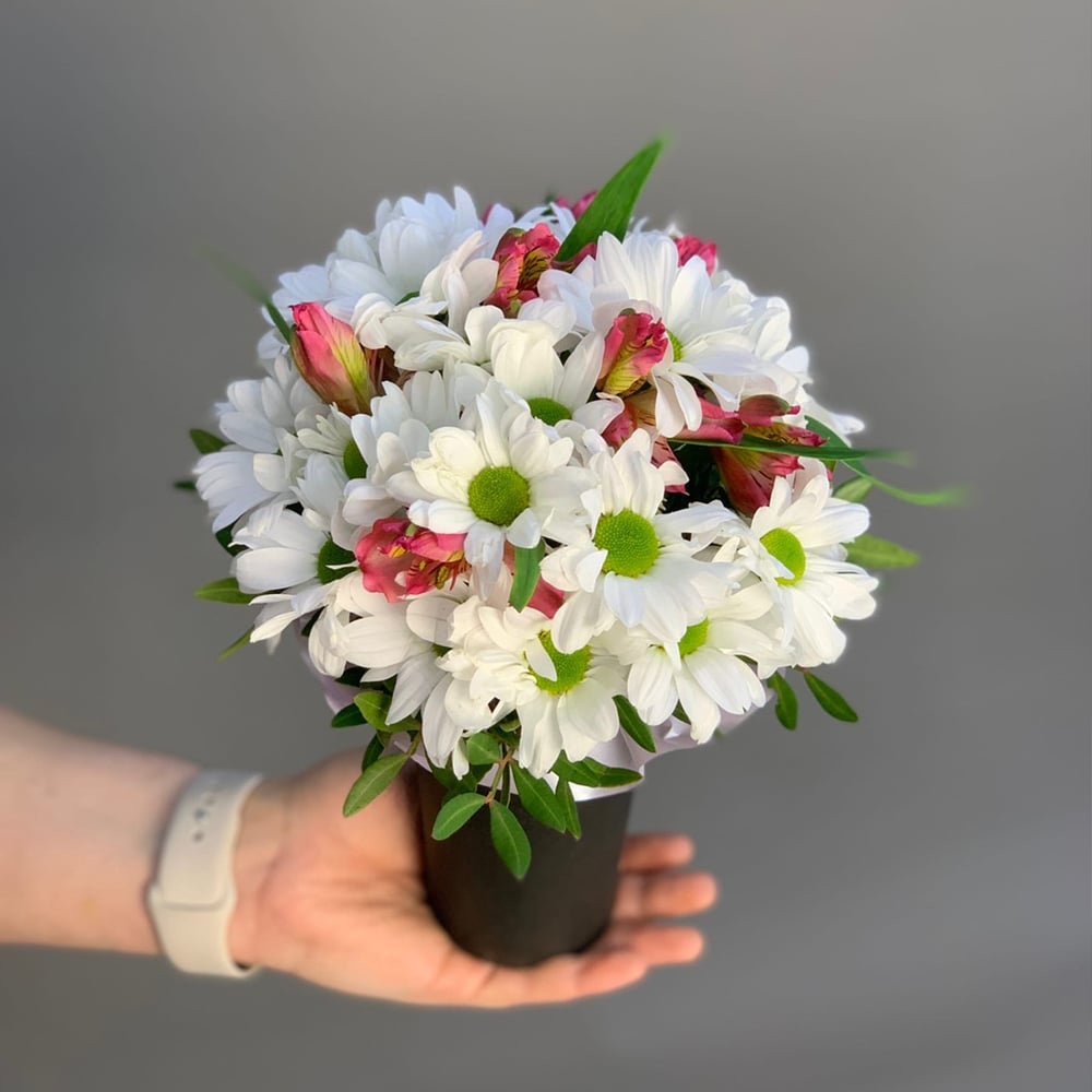 Arrangement 'Cup with flowers' - order and send for 35 $ with same day ...