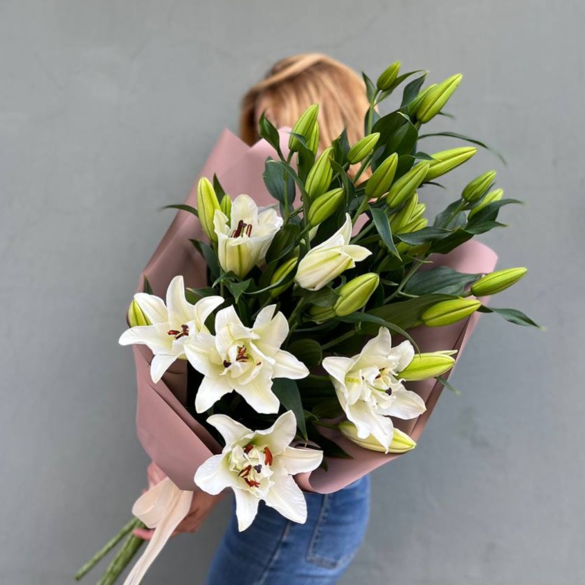 Bouquet of fragrant lilies | Order Flower Bouquets Delivery