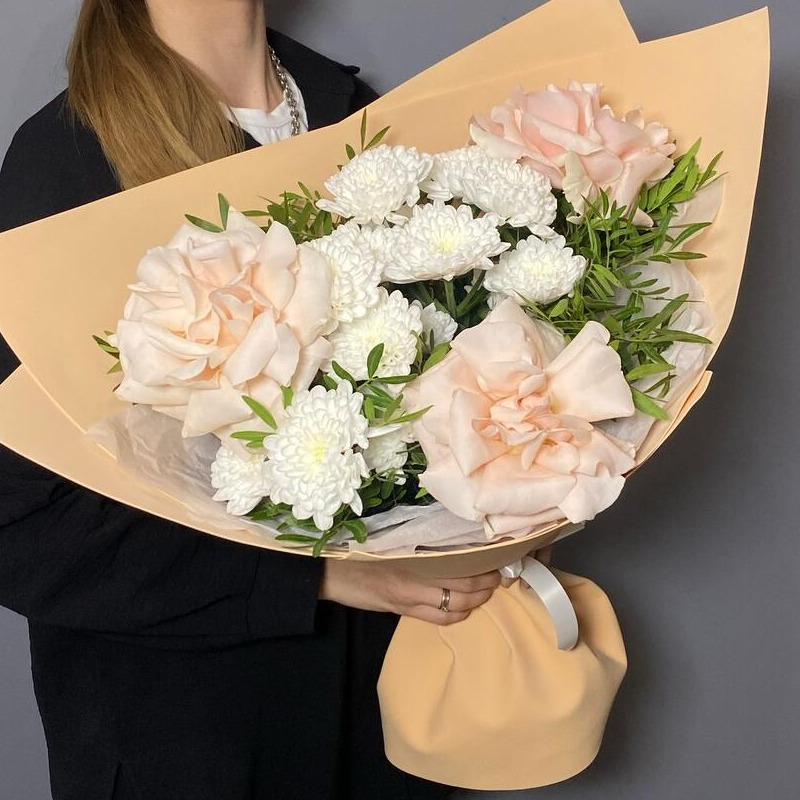 Bouquet with French inverted roses Flowers | Flower Delivery