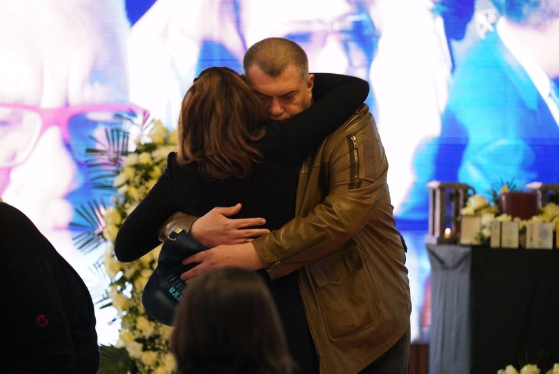 Прощання з гумористом Сивохою у Києві — фоторепортаж. Читайте на UKR.NET