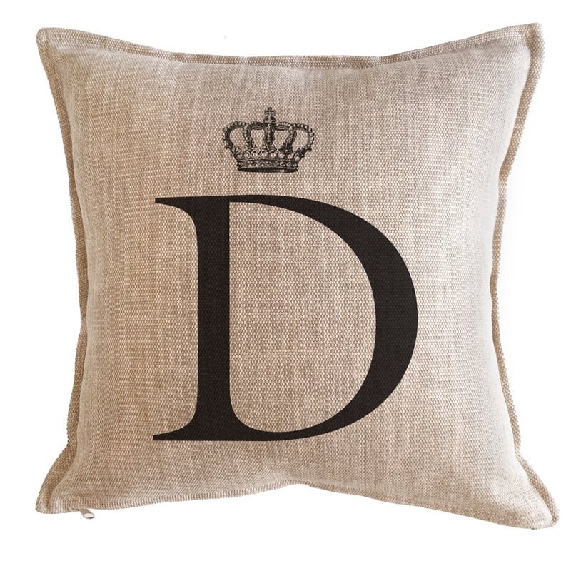 Cojín letras corona arena D - 45x45 | Sodimac - Falabella