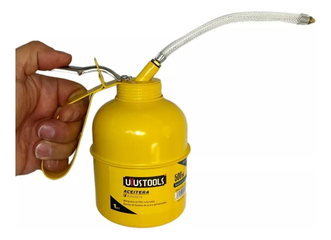 Aceitera Manual Metálica con Manguera Flexible 500cc Profesional ...