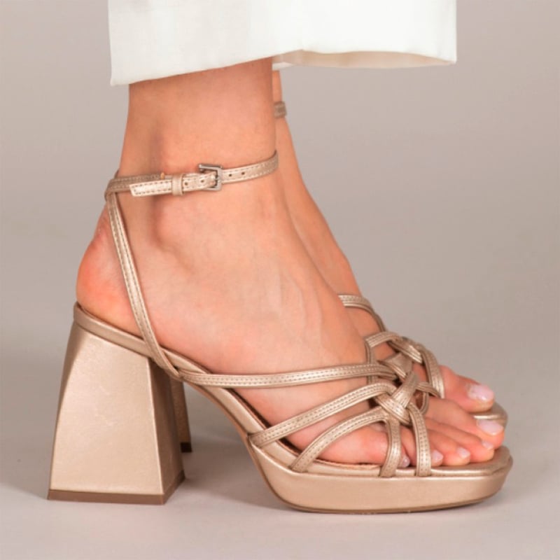 MIM Sandalia Mujer Dorado Mim | falabella.com