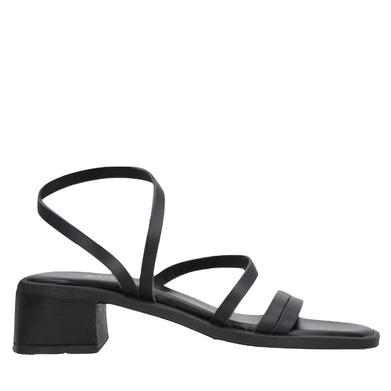 URCO Urco Sandalia mujer cuero negro | falabella.com