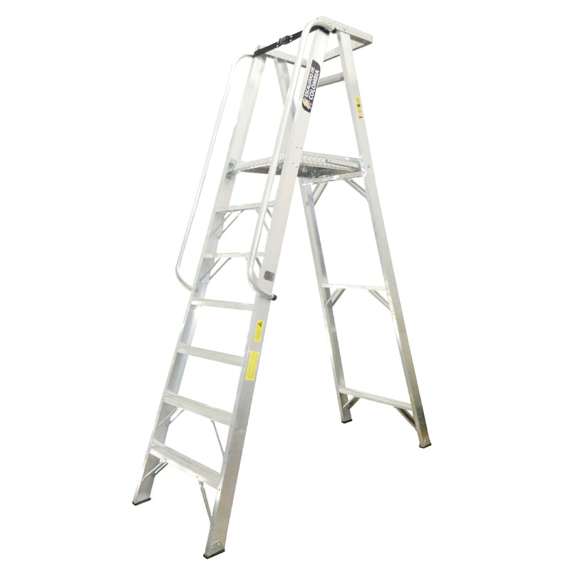 Escalera Certificada Tipo Tijera Plataforma En Aluminio 7 pasos / 2 ...