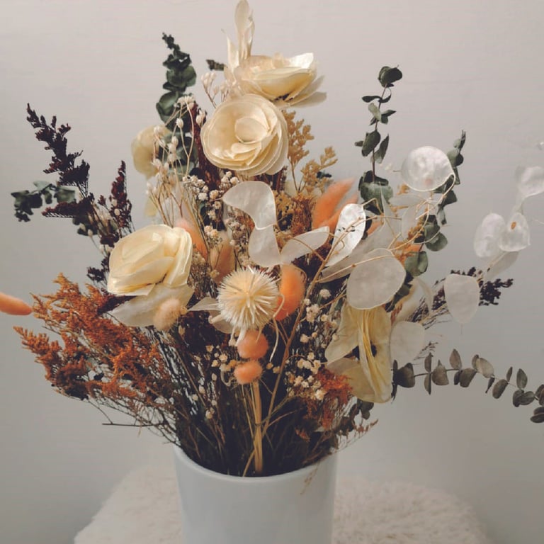 Arreglo de flores naturales secas Brecia | Sodimac Perú