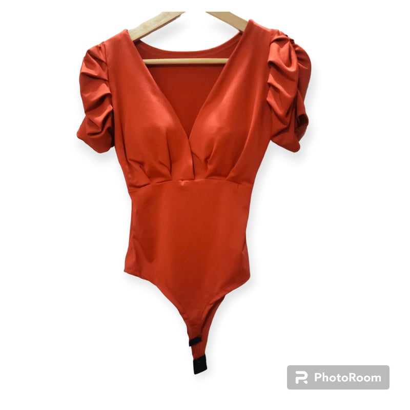 BODY MUJER ESCOTE PROFUNDO MANGA PRINCESA GENERICO | falabella.com