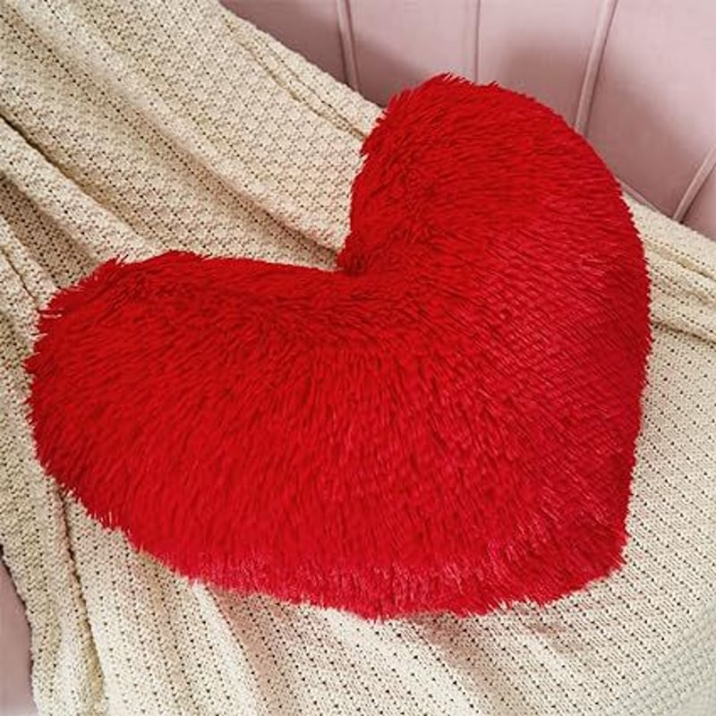 COJIN CORAZON PELO LARGO 35X35 ROJO | Sodimac Falabella