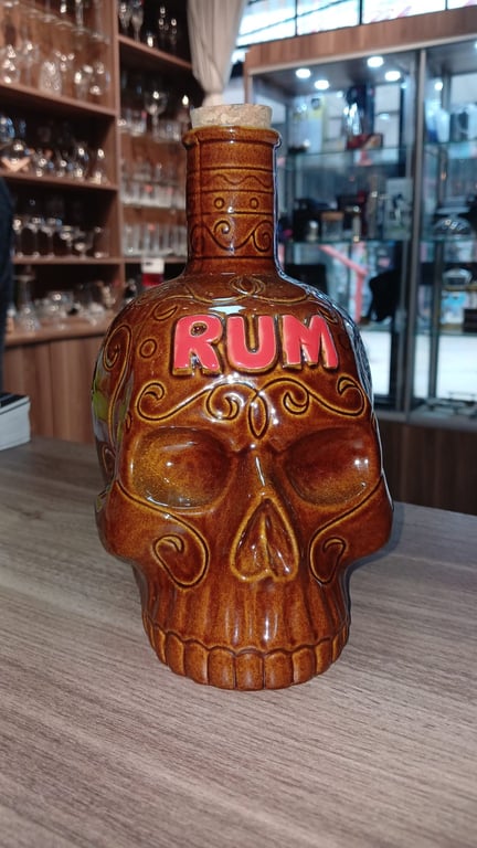 Tiki Skull Rum Bottle Ceramica 850ml GENERICO | falabella.com