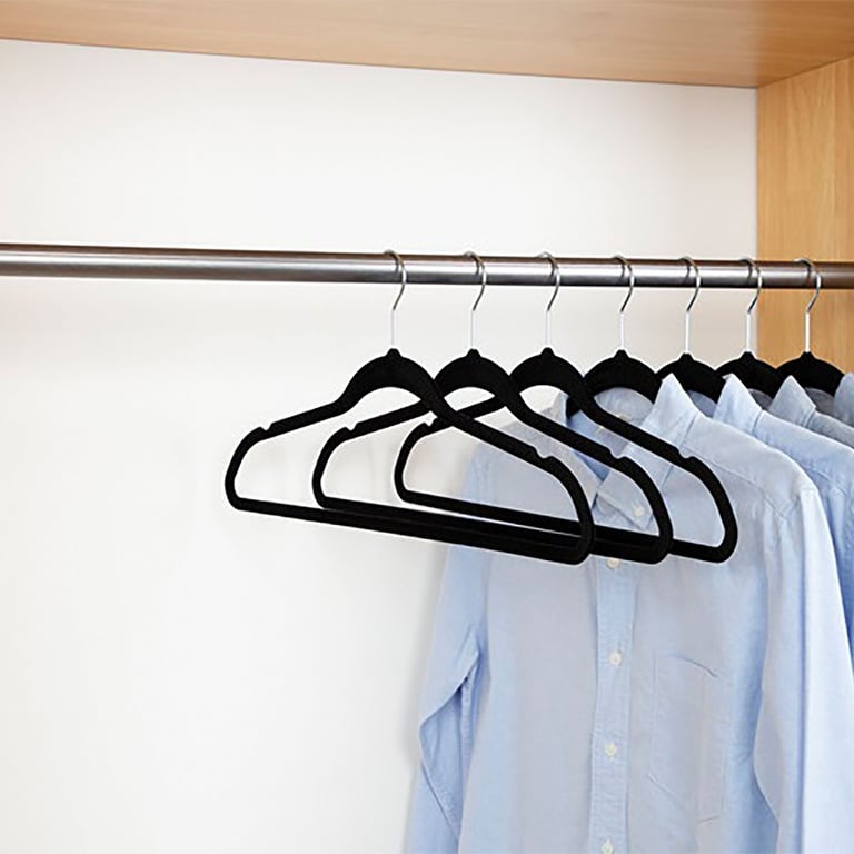 Set X 50 Colgadores De Ropa Terciopelo Negro MICA | falabella.com