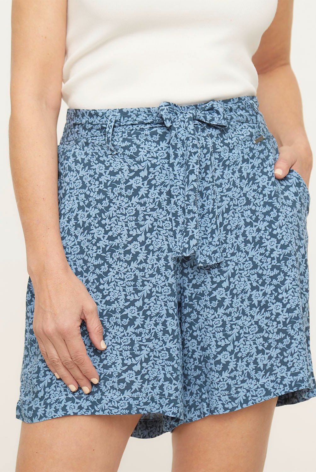 Short Newport Tiro Medio Mujer NEWPORT | falabella.com