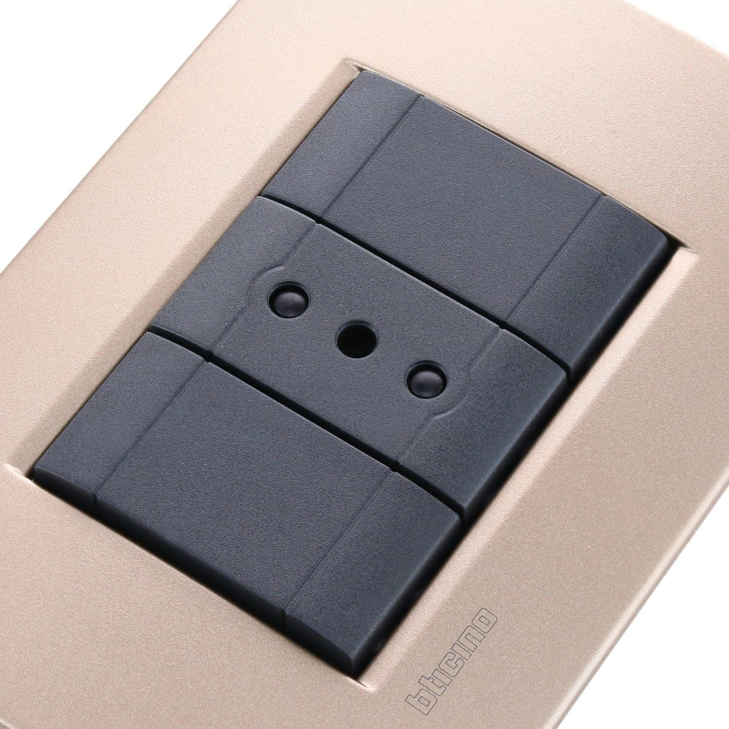 Tomacorriente simple 10 A Square | Sodimac - Falabella