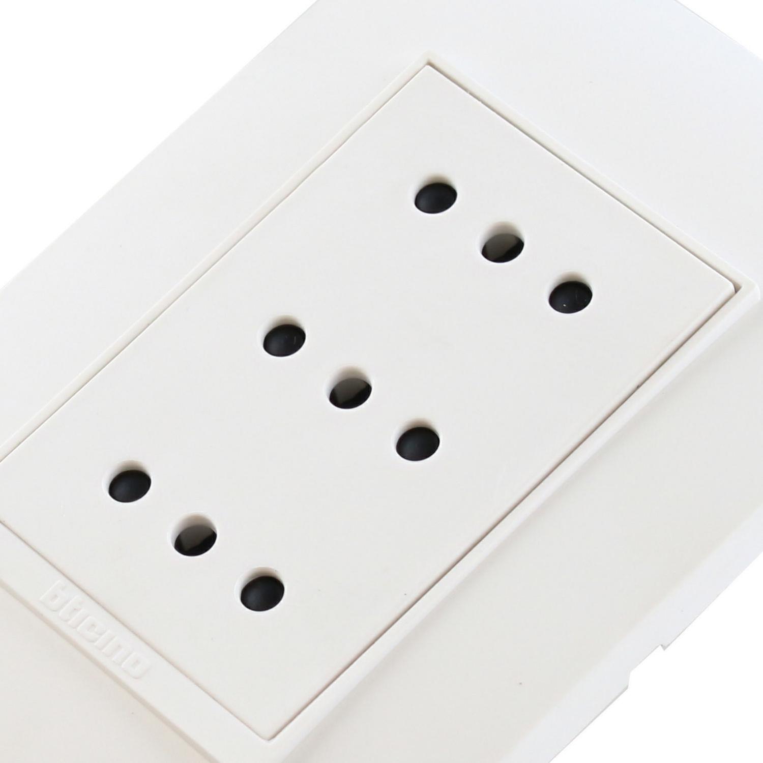 Tomacorriente Triple 10A Blanco | Sodimac - Falabella