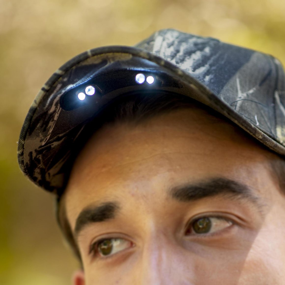 Jockey con luces Led | Sodimac - Falabella