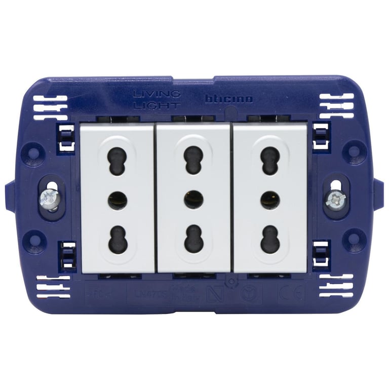 Placa semi armada Living Light tomacorriente triple 10/16A color Tech ...