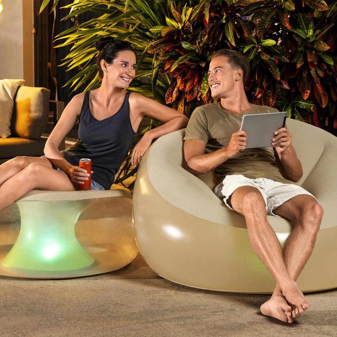 Sillón inflable luz led 102x97x71 cm | Sodimac - Falabella