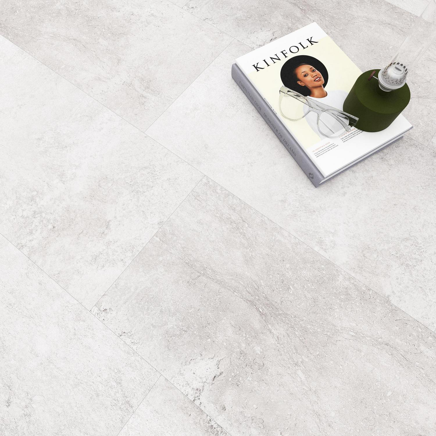 SPC Piso Vinílico 4 mm 30.5x152.4 cm KRATER SILVER Gris 2.6 m2 | Sodimac - Falabella