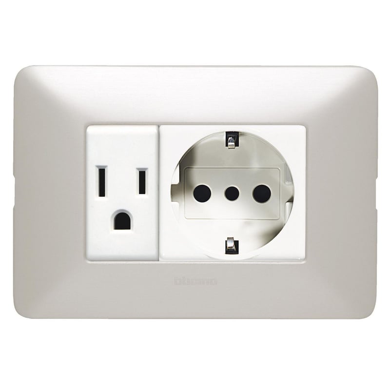 Tomacorriente Schuko + Americano Matix Gris Aluminio | Sodimac Falabella