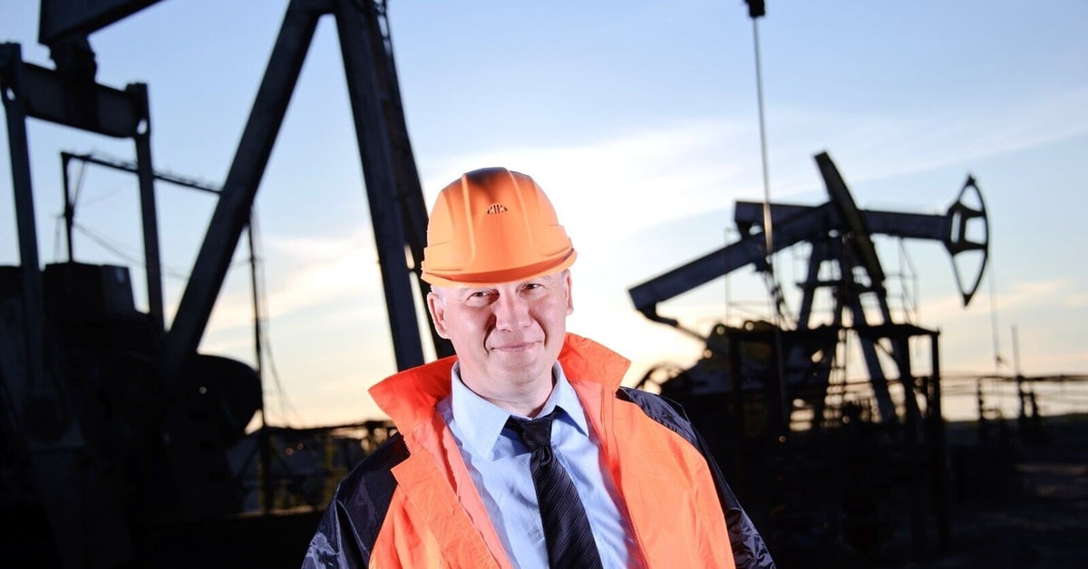 Exploring job opportunities in the oil rig industry - ExplorEverity