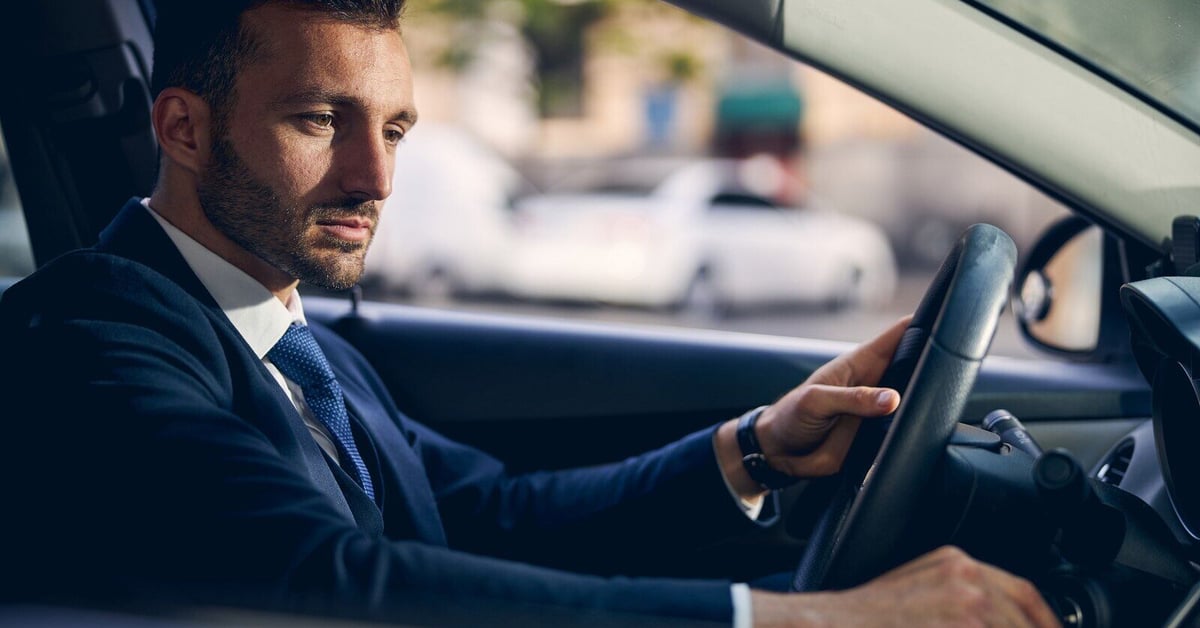 The complete guide to hiring a private driver in the US - ExplorEverity