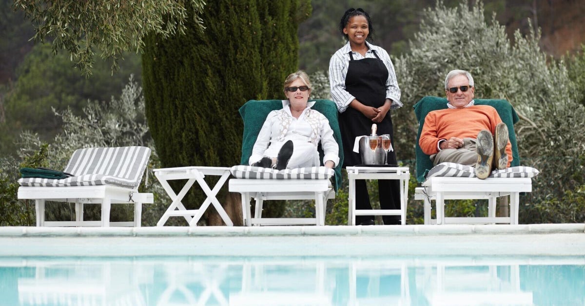 Exploring luxury retirement communities - Intallias