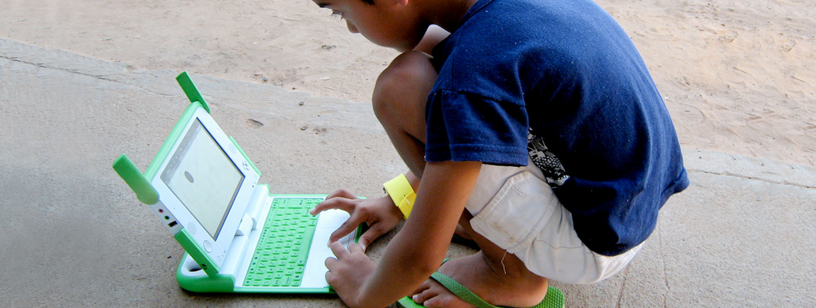 OLPC XO Laptop Empowers Children’s Education | Fuseproject