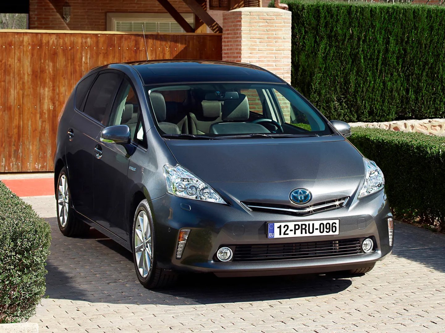Toyota Prius Plus - Fahrzeuge | Automobilisto.de