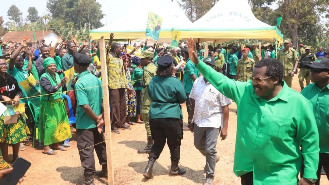 CCM Yamwaga Neema Singida: Dk. Nchimbi Aahidi Mapinduzi ya Kilimo na Madini
