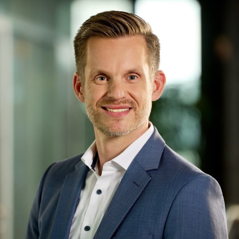 Julian Fiessinger succède à Felix Burkhard en tant que CFO de Galenica ...