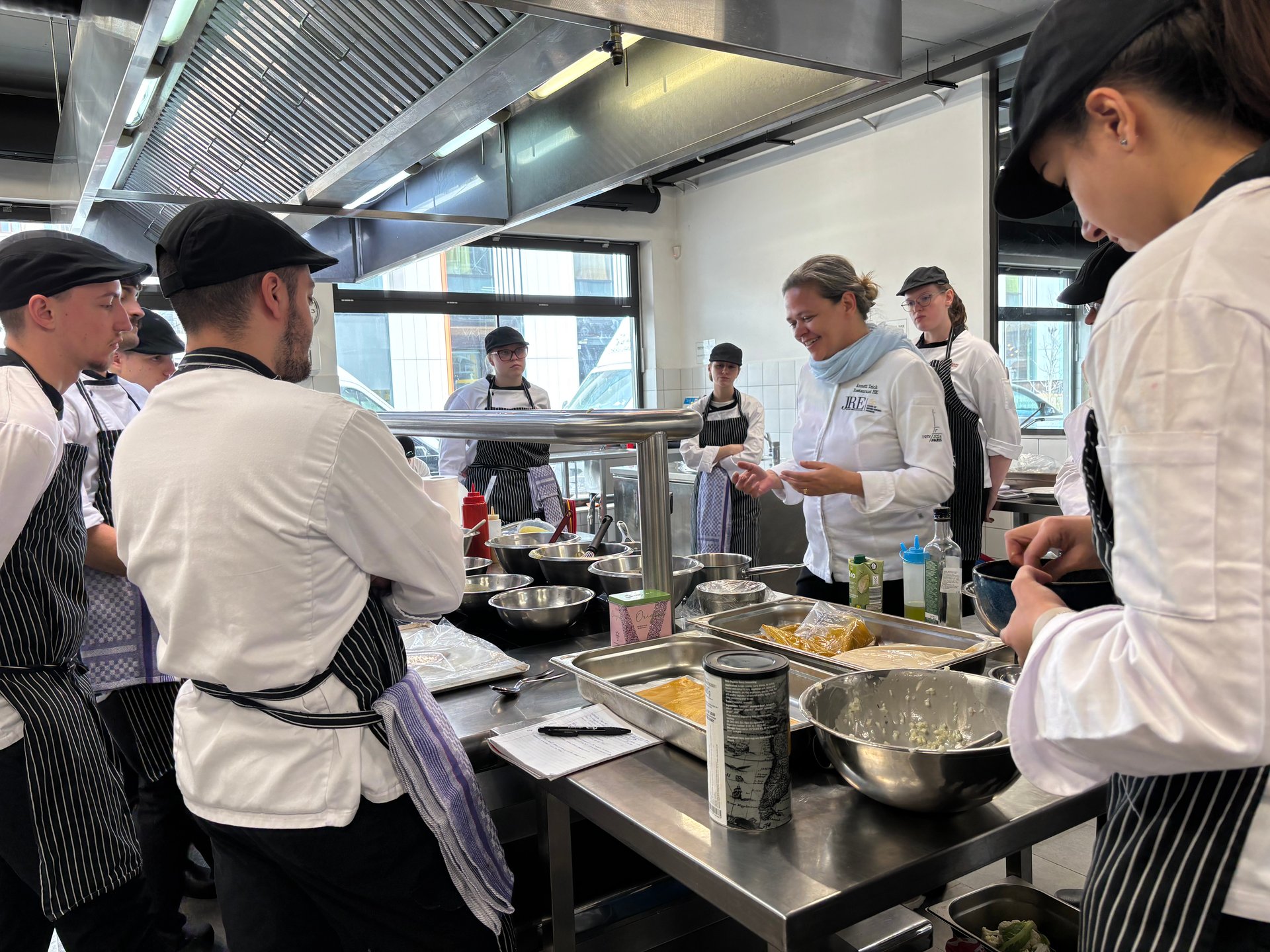 JRE Chef Annett Teich Inspires HRC Students with a Hands-On Class - HRC ...