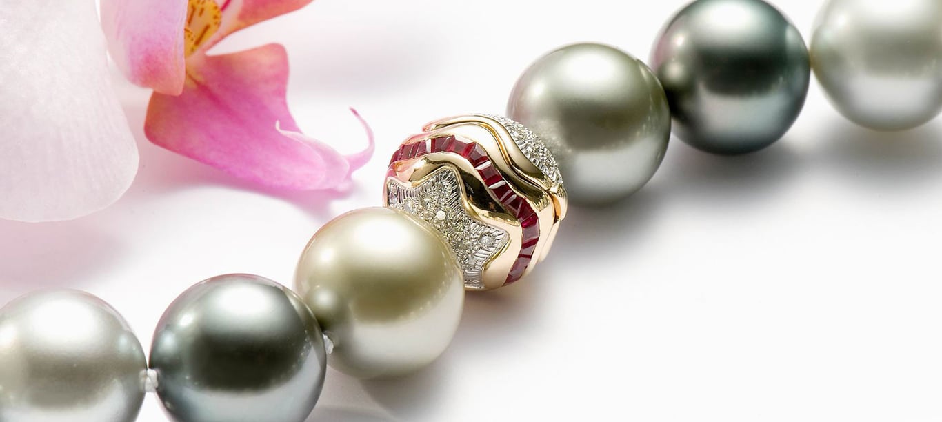 Robert WAN: Premier Tahitian Pearl Specialist | Exquisite Cultured Pearls