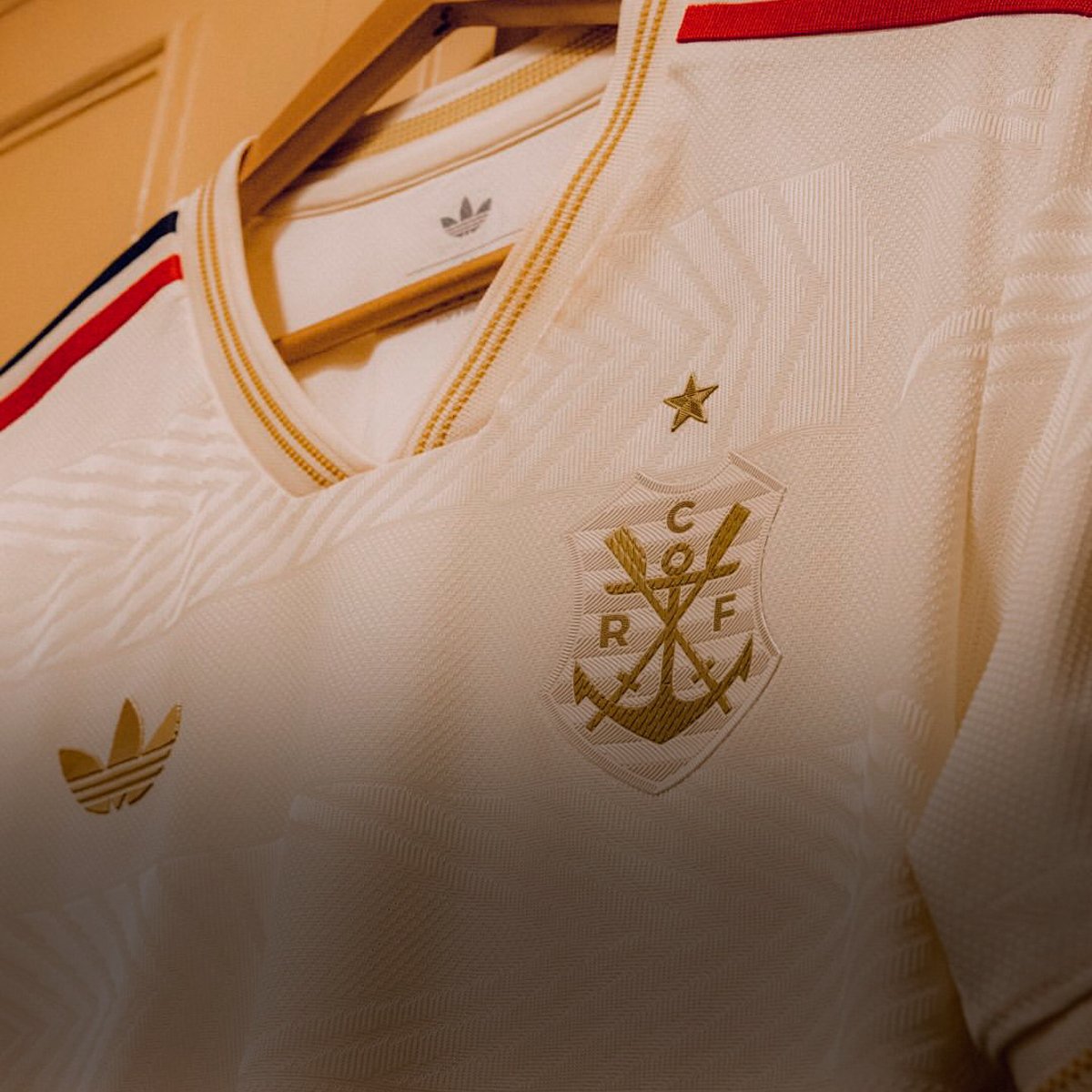 Classic Football Shirts : retro vintage soccer jerseys - Classic Retro ...