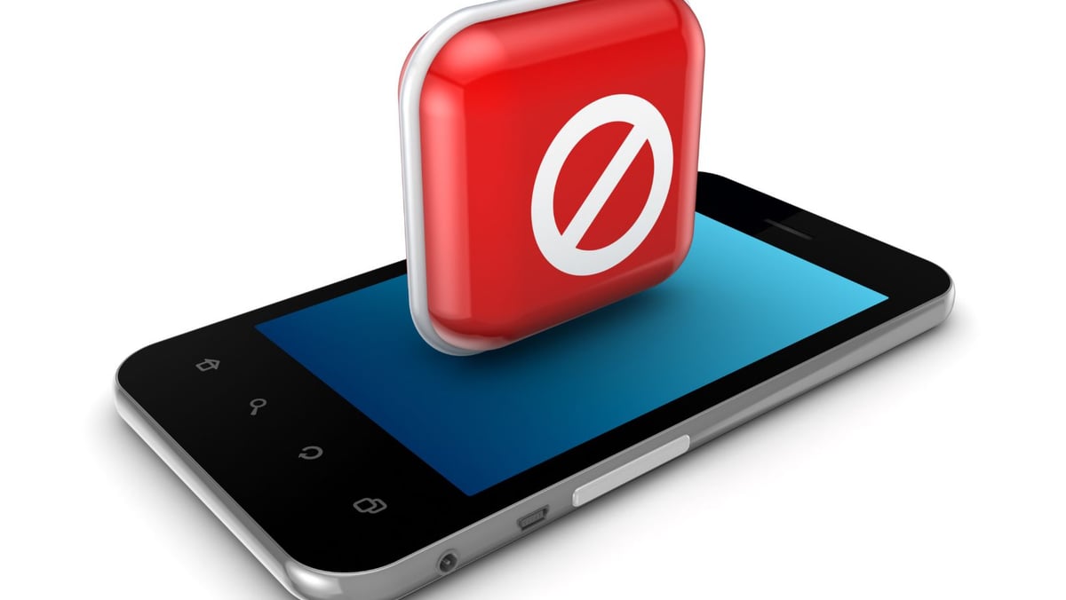 Smart Lockers Support Mobile Phone Ban in Schools | LapSafe News & Articles