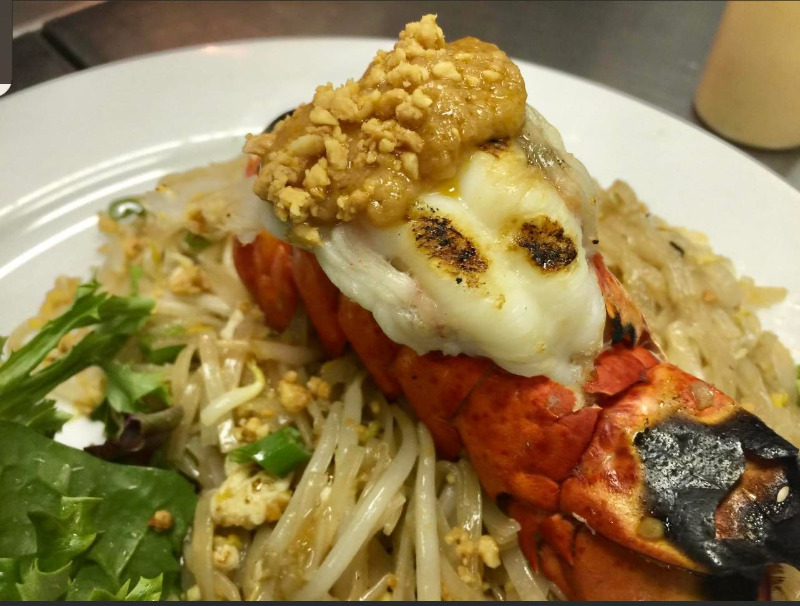 Krua Khun Yah | Rad Nah | Fried Noodle | All Day Menu