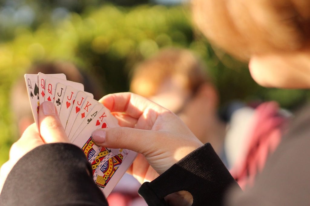 Top 16 Easy-to-Learn Card Games