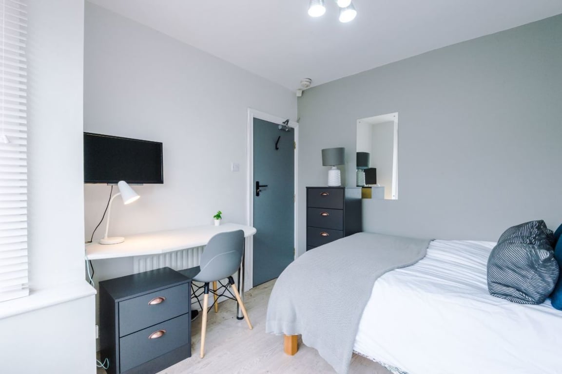 41 Talbot Road Manchester 7 Bedroom Student House | Student Cribs