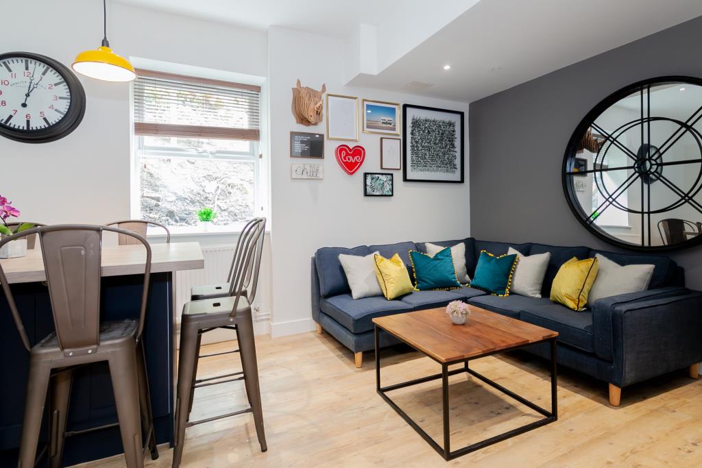 Flat 3, 42 Bankfield Road 7 Bedroom Student Flat | Huddersfield ...