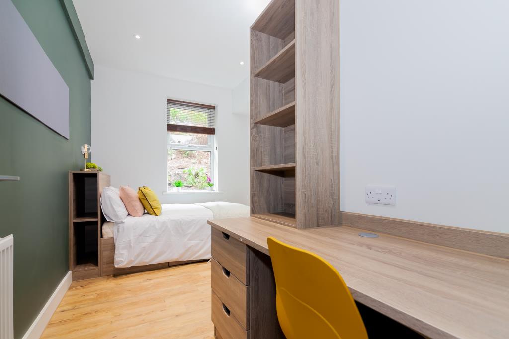 Flat 3, 42 Bankfield Road 7 Bedroom Student Flat | Huddersfield ...