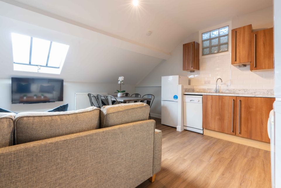 Flat 4 Shiners Yard, Jesmond Road Newcastle 6 Bedroom Student Flat ...