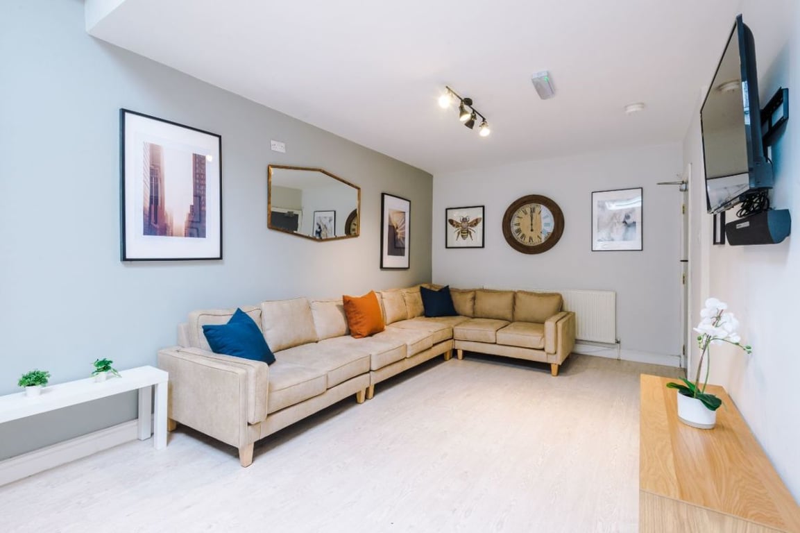 41 Talbot Road Manchester 7 Bedroom Student House | Student Cribs